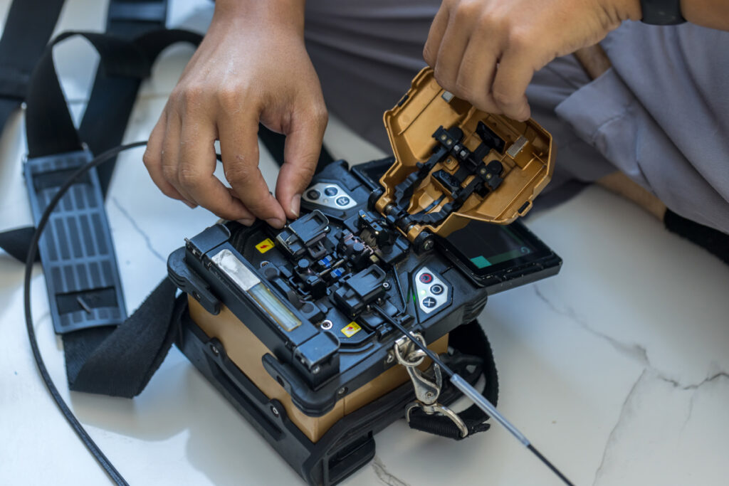 Pourquoi souder la fibre optique avec une soudeuse